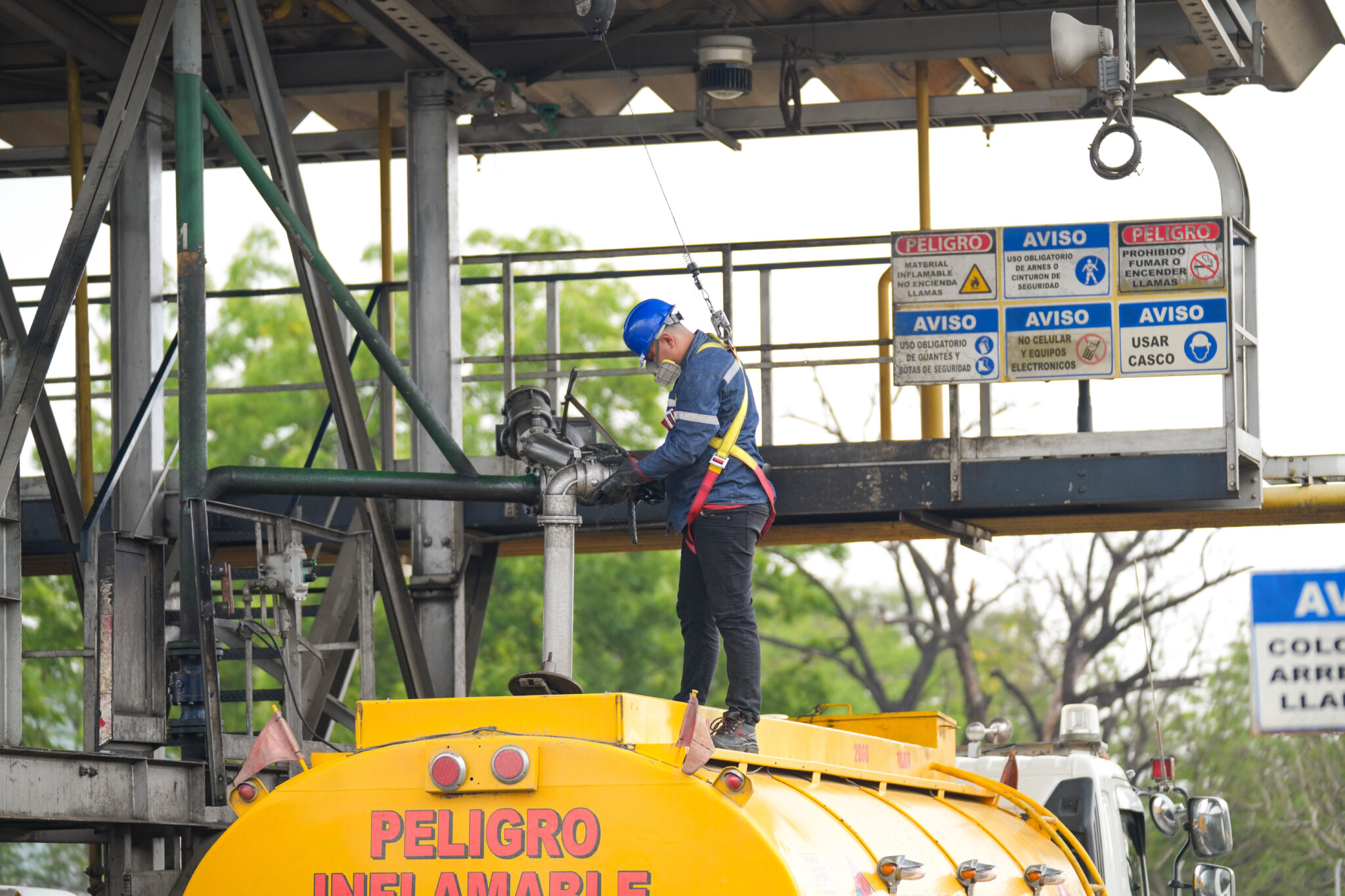 Gobierno Nacional implementa sistema automático de autotanques en ...